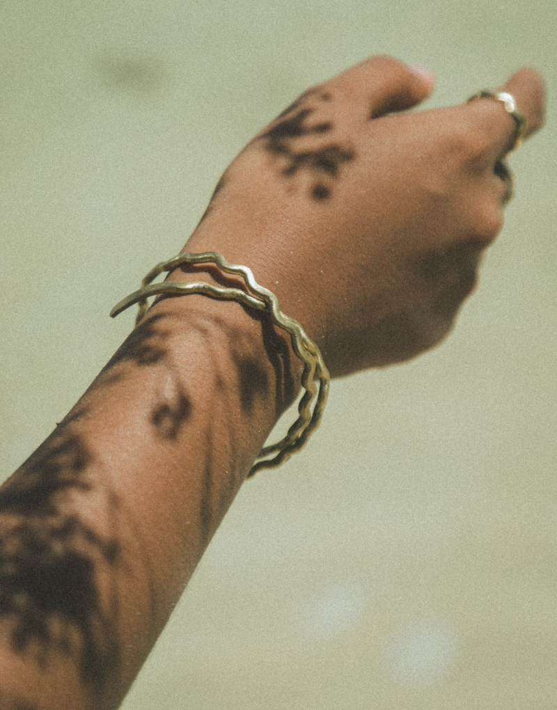 WAVY BANGLE – MAAARI